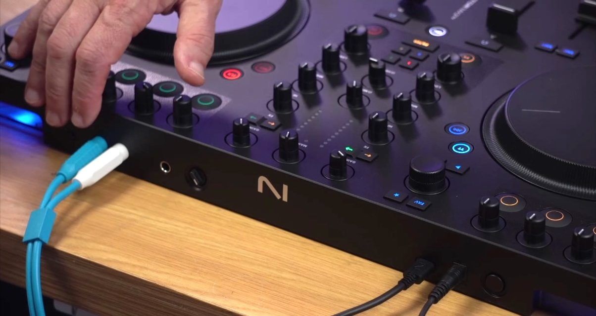 Native Instruments Traktor MX2 Review - Digital DJ Tips